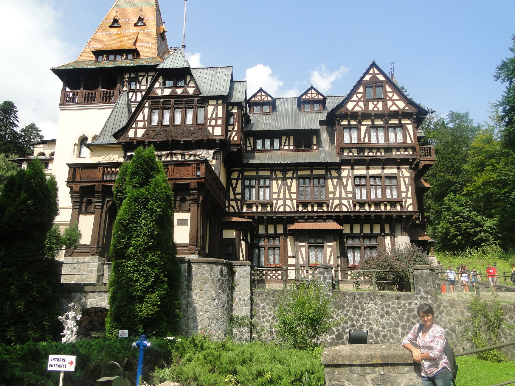 Castelul Peleş-cel mai frumos castel din spațiul românesc – travelblog.md